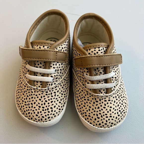 Robeez | Shoes | Nwt Robeez Ro Me Baby Shoes Size 824 Months | Poshmark